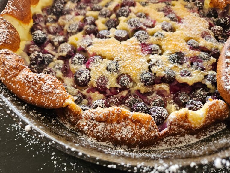 Blueberry Lemon Dutch Baby | Brunch Ideas | Brunch Recipes | Pancake Recipe
